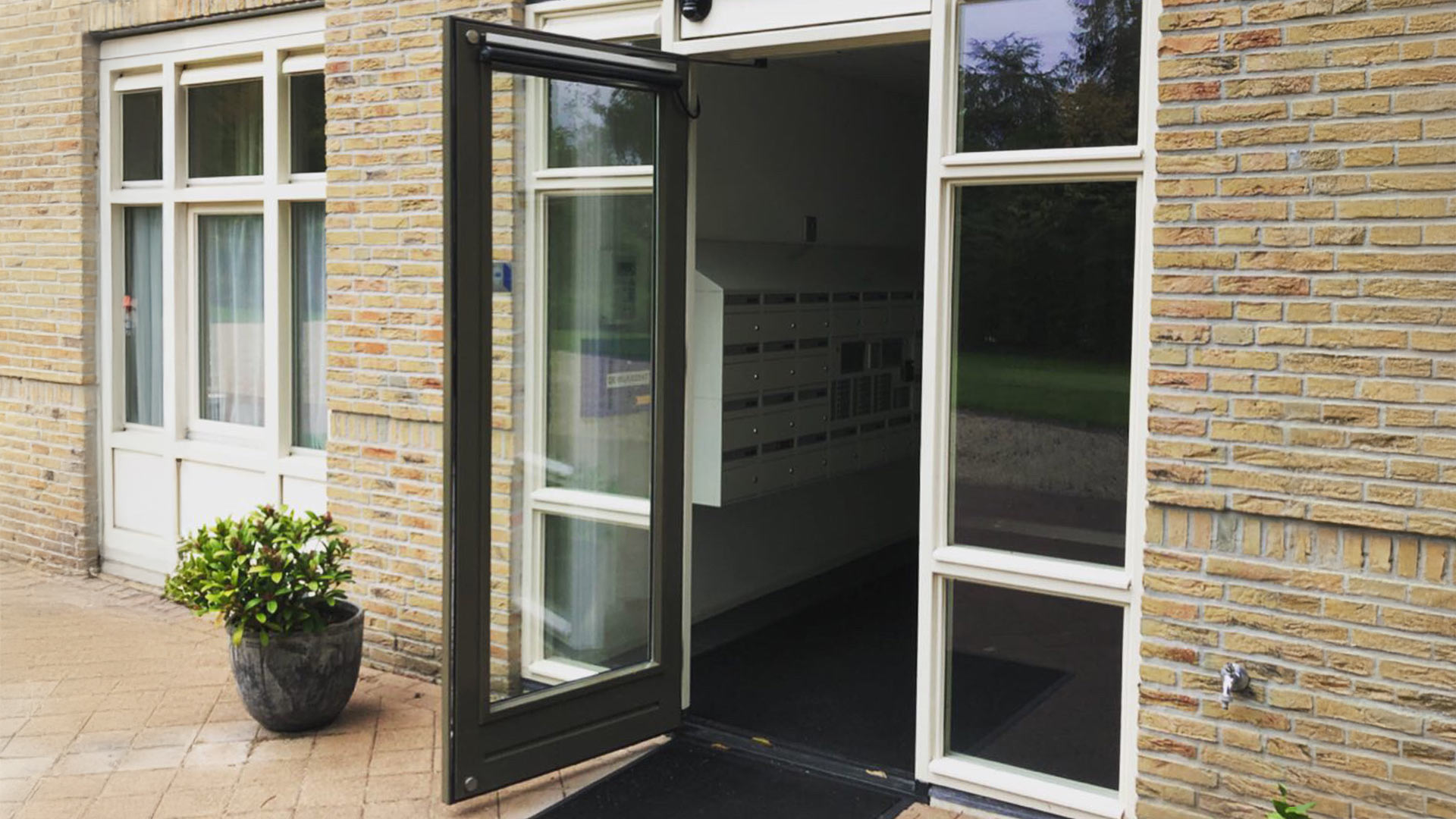 Orange Automatic Doors | Automatische schuifdeuren & deurautomaten